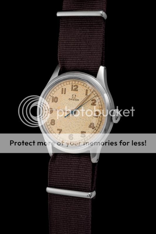 Coin des Affaires - Omega CK 2384-11 (1949), calibre 30 T2